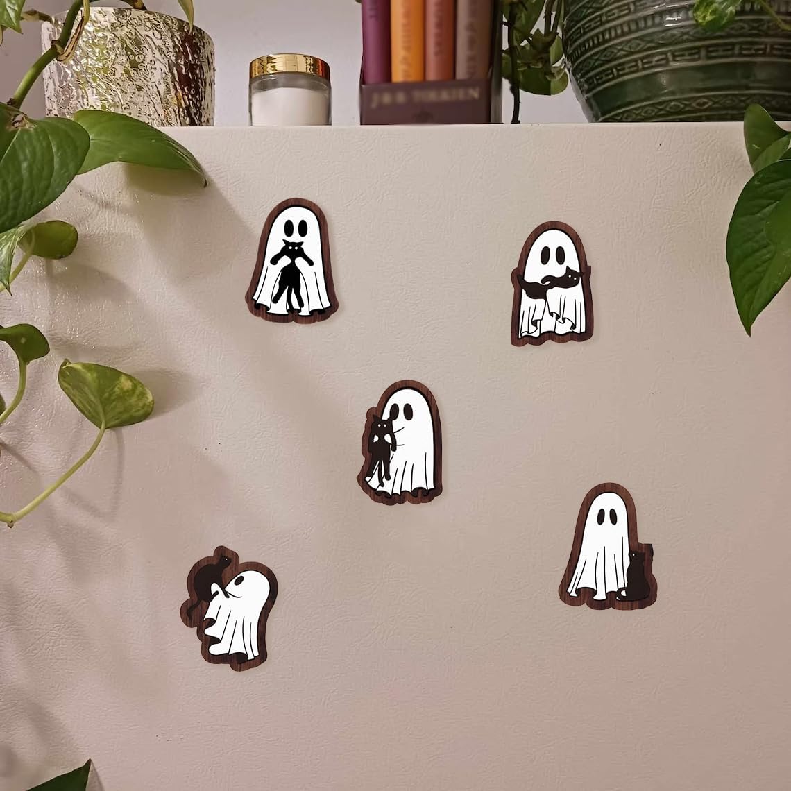 20 Spooky Yet Stylish Halloween Decorations for Apartments