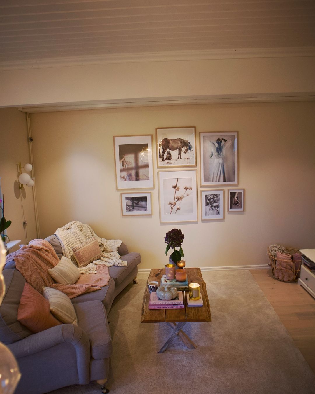 31+ Inspiring Photo Wall Ideas to Personalize Your Space