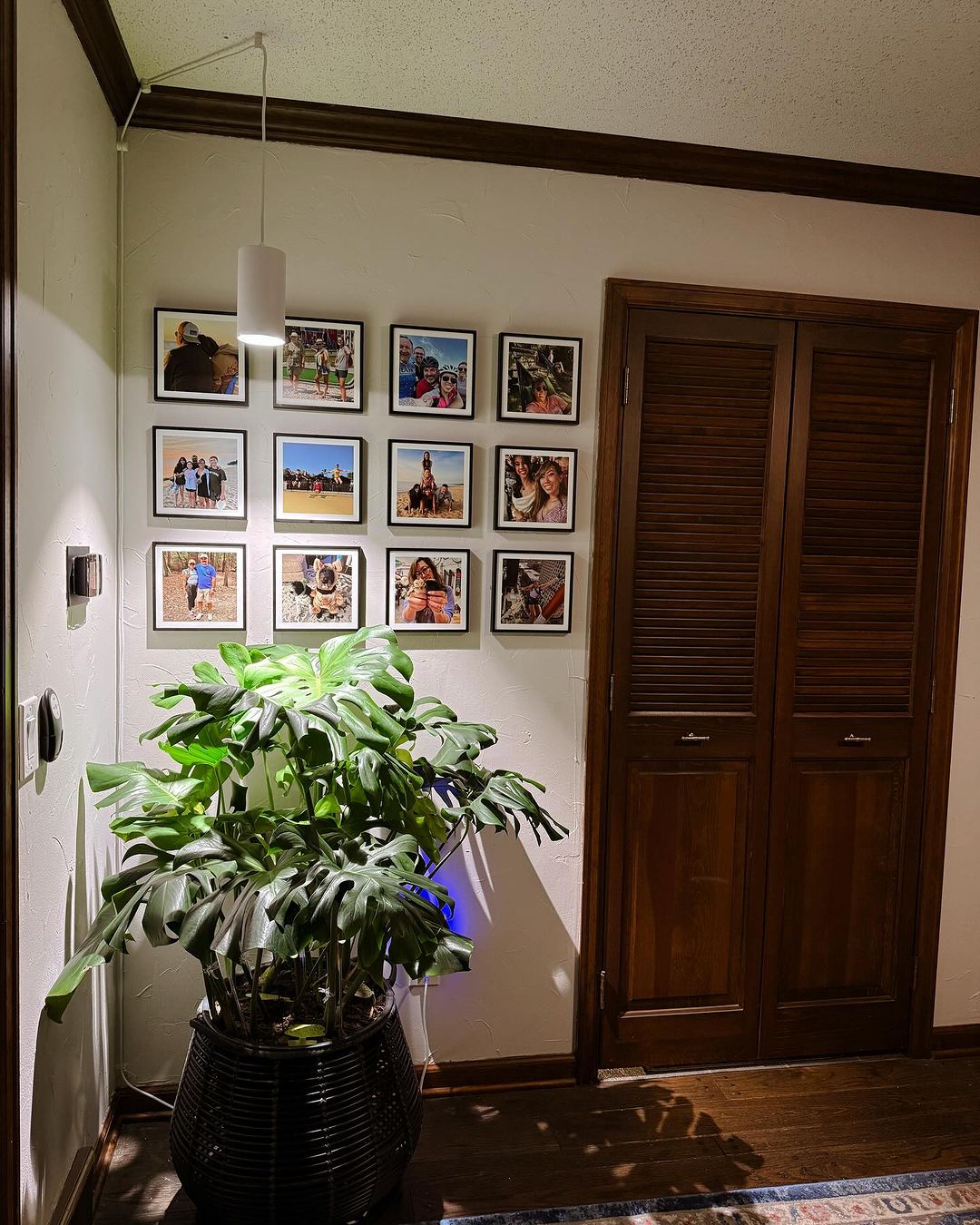 31+ Inspiring Photo Wall Ideas to Personalize Your Space