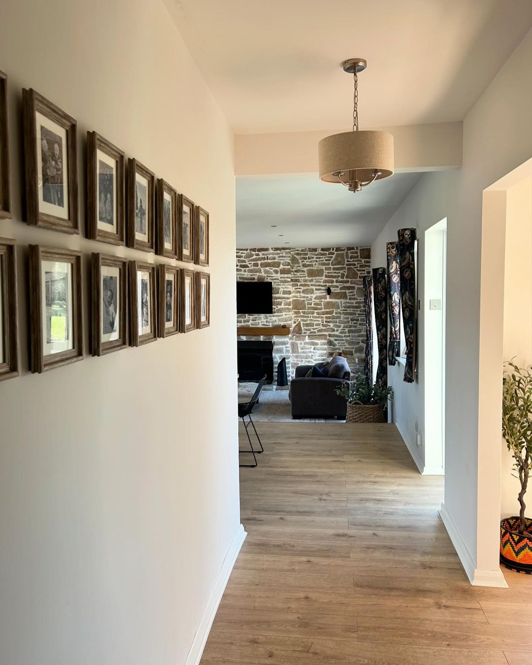 31+ Inspiring Photo Wall Ideas to Personalize Your Space