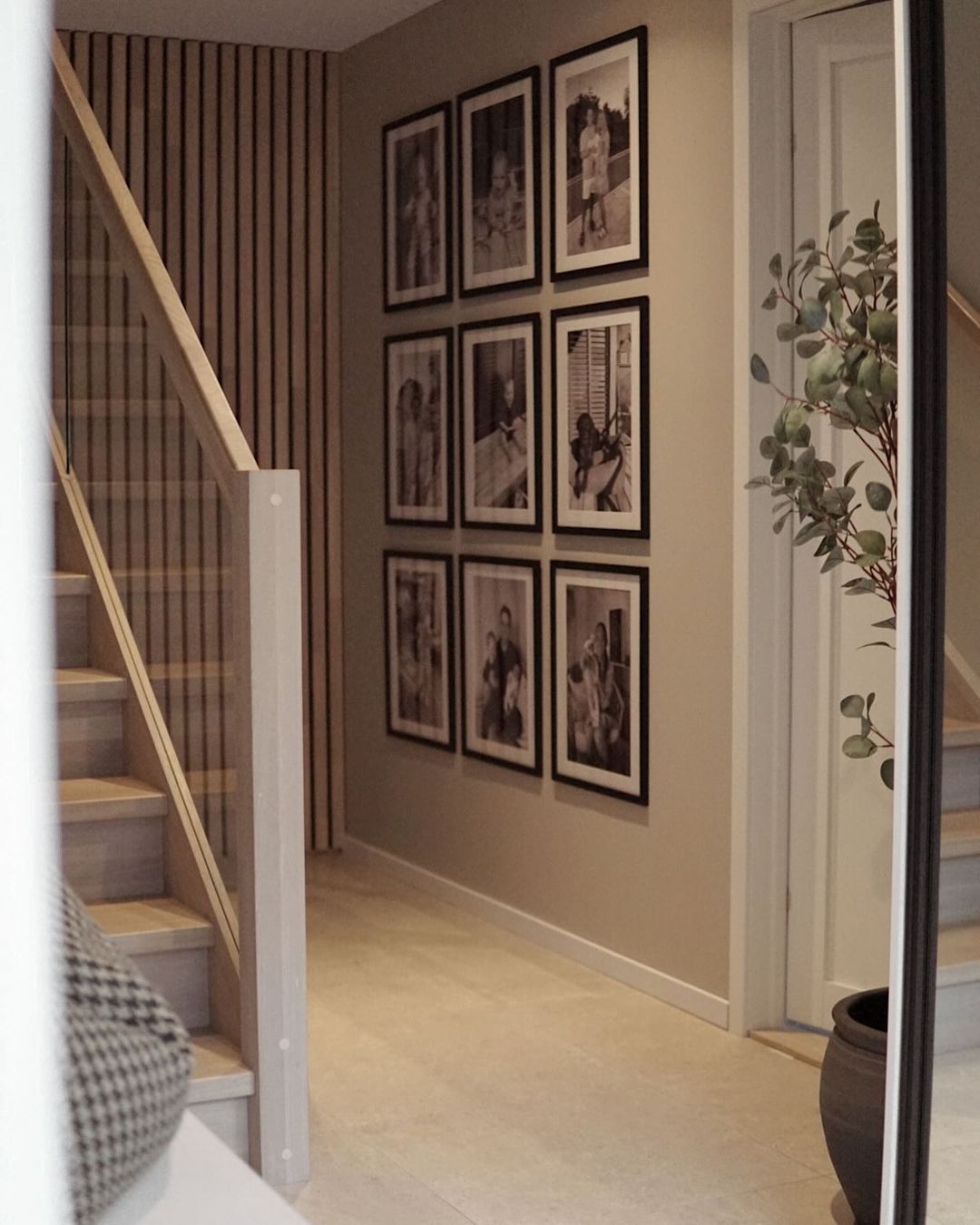 31+ Inspiring Photo Wall Ideas to Personalize Your Space