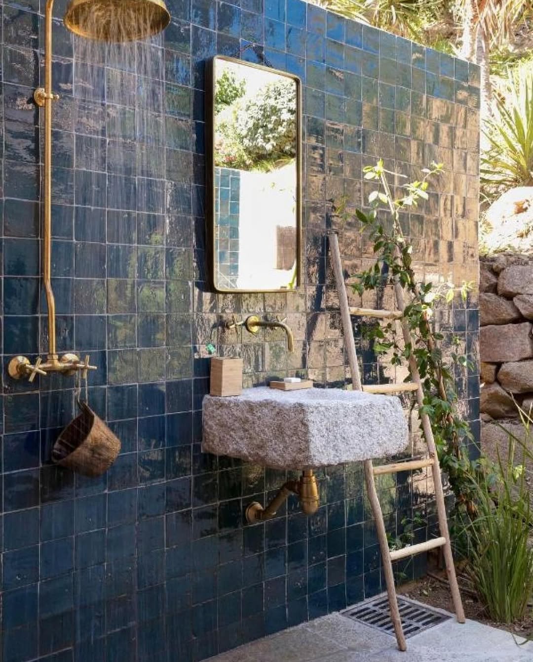 21+ Stunning Outdoor Shower Ideas