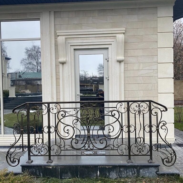 17 Porch Railing Ideas to Elevate Your Outdoor Space