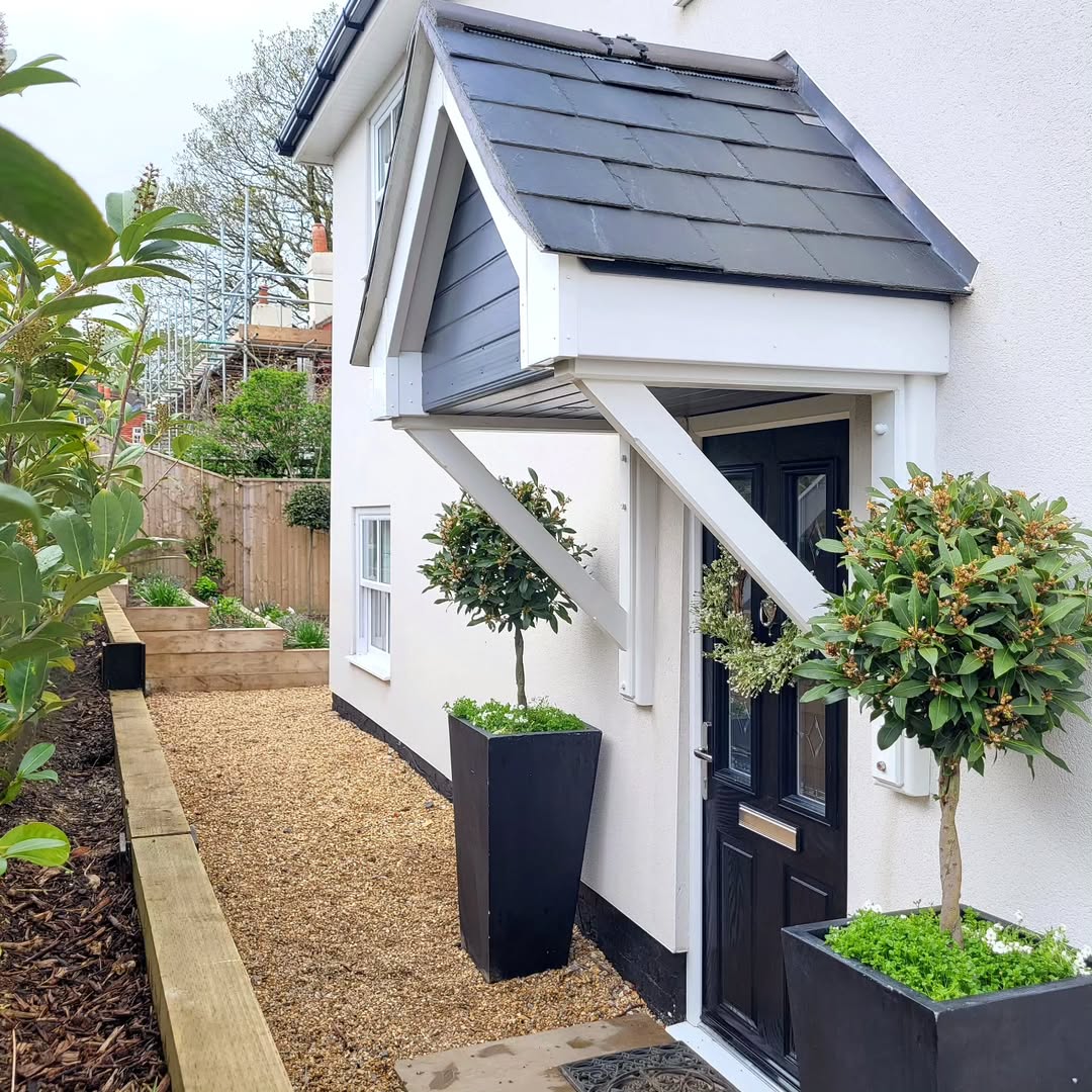 23 Front Porch Decor Ideas to Elevate Your Home's Curb Appeal