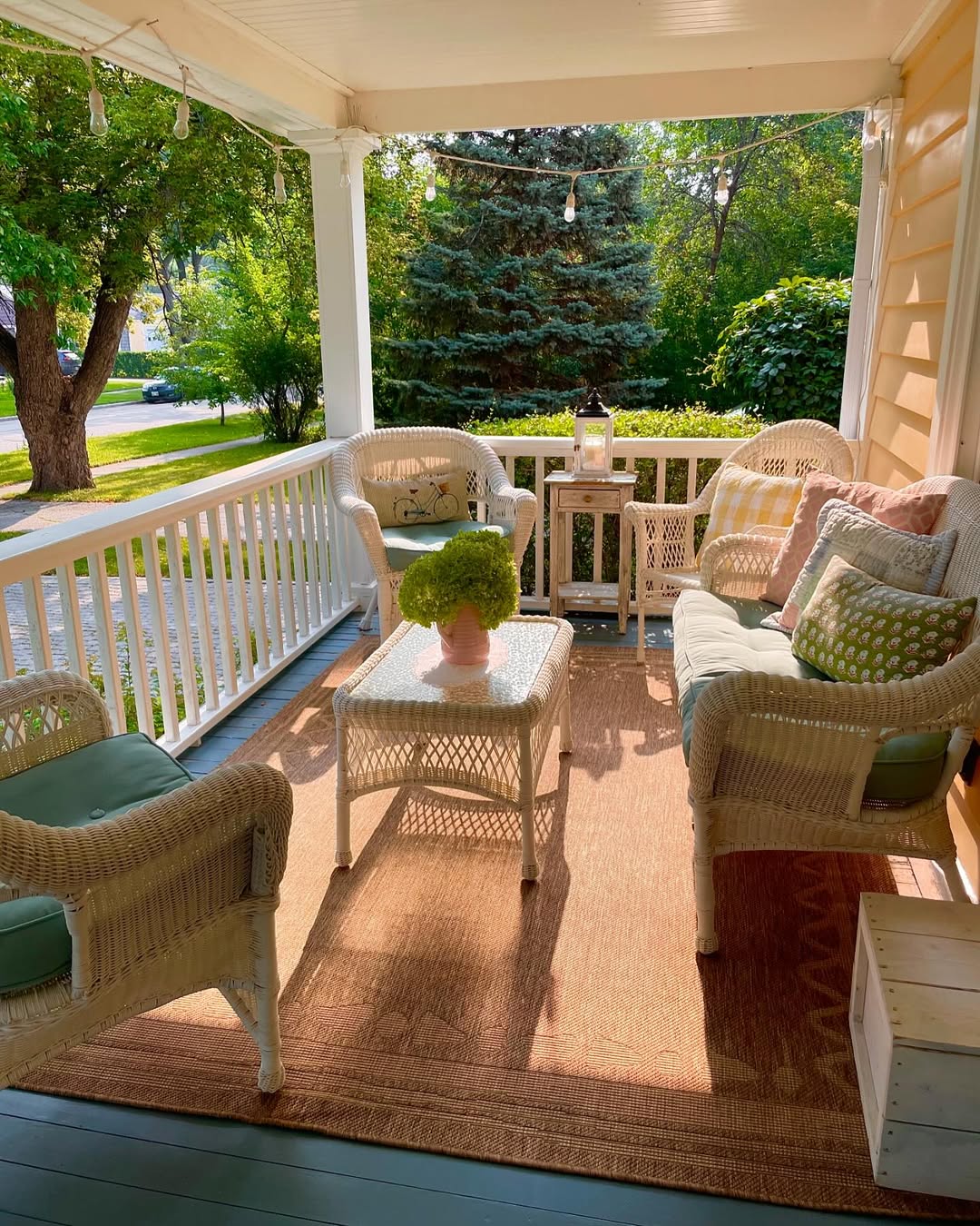 23 Front Porch Decor Ideas to Elevate Your Home's Curb Appeal