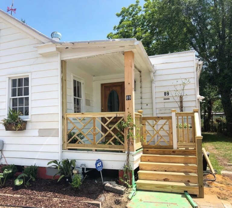 17 Porch Railing Ideas to Elevate Your Outdoor Space