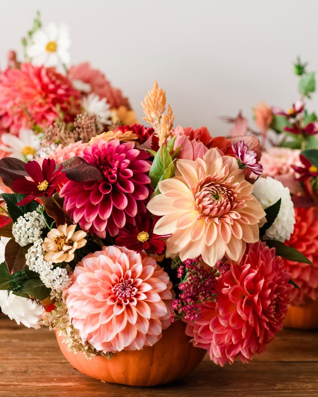 25 Pumpkin Floral Arrangements Perfect for Fall & Thanksgiving