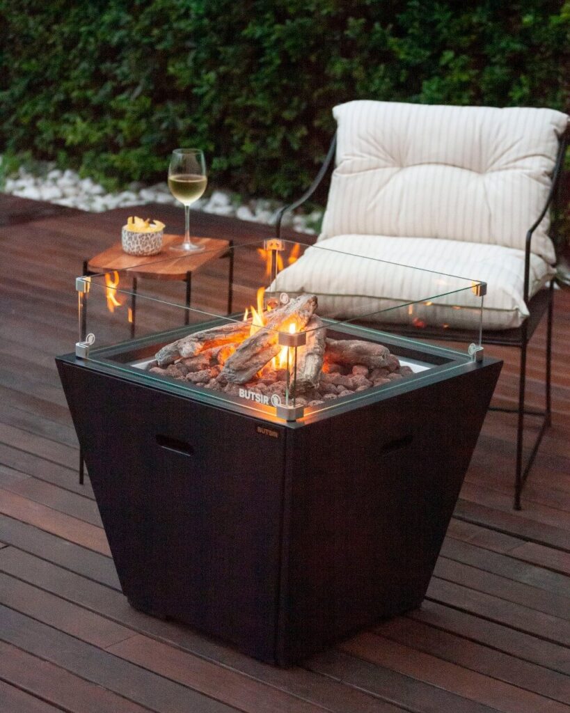Cozy Outdoor Fire Pit Area Design Ideas